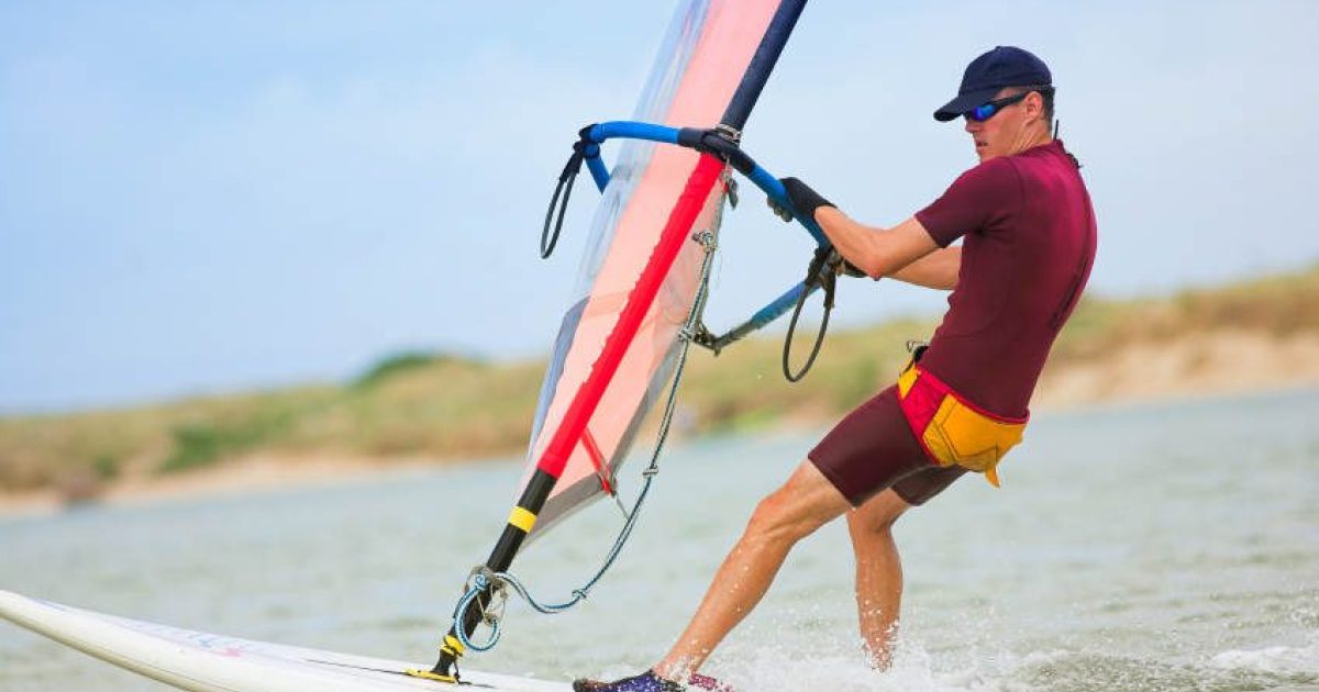 Waar kan ik leren windsurfen in… | INTERSPORT België